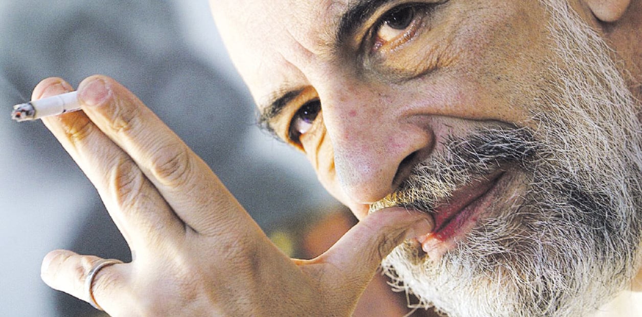 Biografía De Raúl Zurita: Poeta Chileno Y Su Impacto Literario