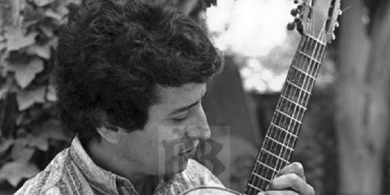 Biografía De Víctor Jara: La Voz Inmortal De La Resistencia Chilena